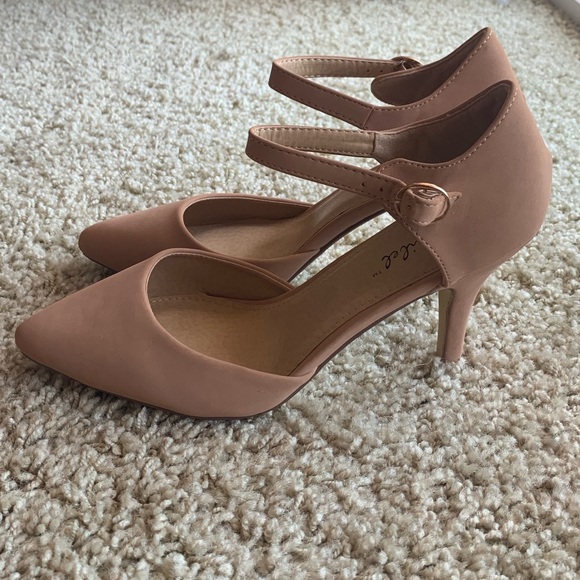 Shoes | Pointy Toed Heels | Poshmark